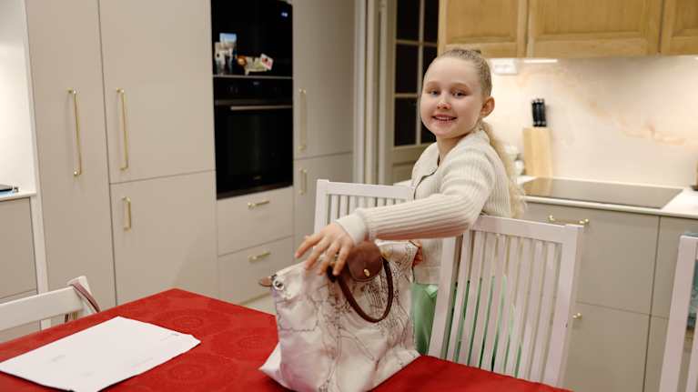 Teresa Merilahti, 10, tietää, mitä hän kysyy Petteri Orpolta ...