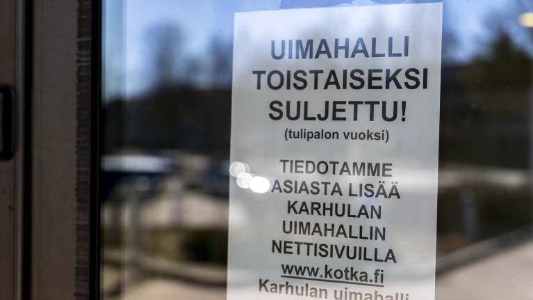 Karhulan uimahallin saunapalon syy selvisi – vika ei ollut kiukaassa | Kymenlaakso | Yle