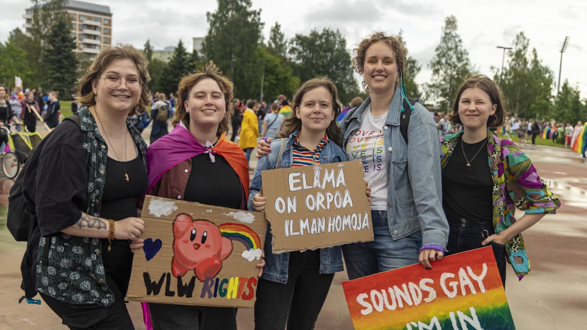Oulun Pride-viikko huipentui kulkueeseen – Jenny Almusa: ”Uhkailu ...