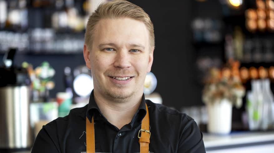 Ravintoloitsija Tony Brander tekee satatuntista työviikkoa ...