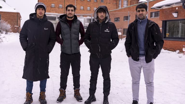 Up to 3,000 migrants waiting to enter Finland from Russia, asylum ...