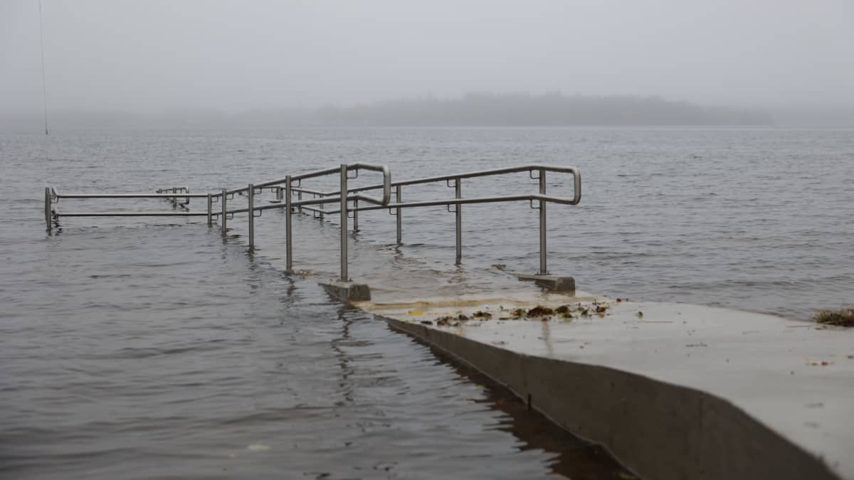 Tampereen ensimmäisen esteettömän uimarannan avaaminen menee ...