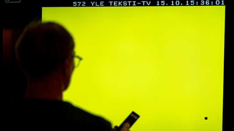 Teksti-tv sai uuden sivun, jossa on vain yksi musta piste | Uutisia ...