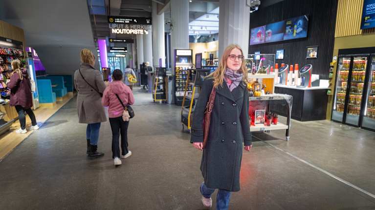 ”Nuoret aikuiset ovat lamaantuneita”, sanoo tutkija – näin tunteet ...