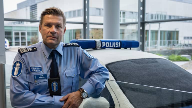 Poliiseja halutaan kouluttaa lisää, mutta poliisikoulussakin paikkoja ...
