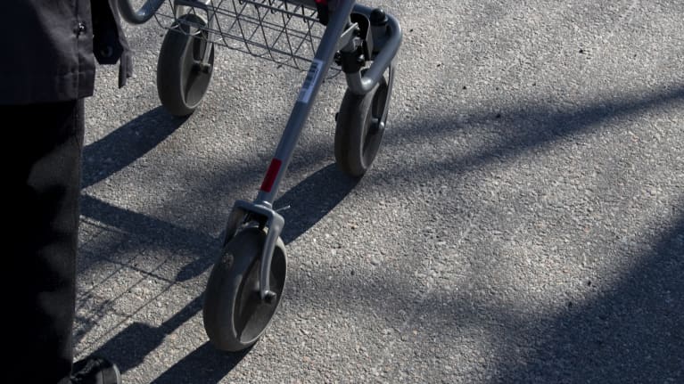 Joka kolmas vanhus käyttää Suomessa lääkkeitä, joista on enemmän ...