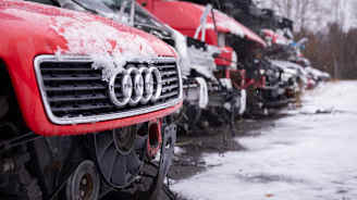 Autopurkamoa 45 vuotta pyörittänyt Jorma Palmgren: ”Vanhaa ostamalla ...