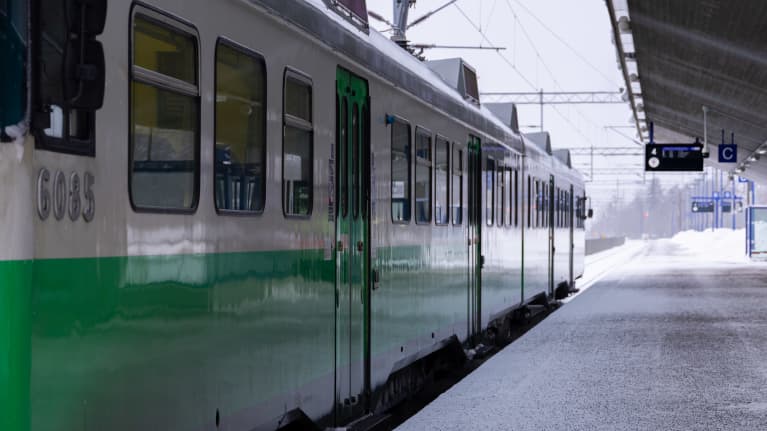 Commuter train conductors announce snap two-day strike | Yle News | Yle