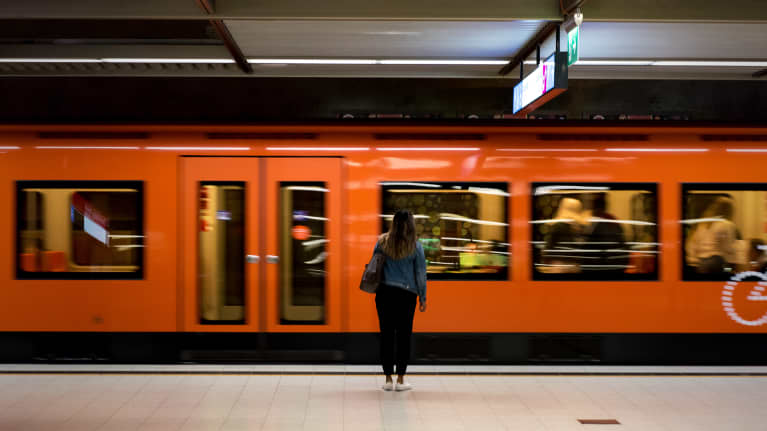 Metroliikenne palaa Rautatientorin asemalle tänään | Uutisia lyhyesti | Yle