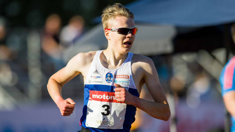 Eemil Helanderin riesana nilkkavamma – ei juokse esteitä koko kesänä | Urheilu | Yle
