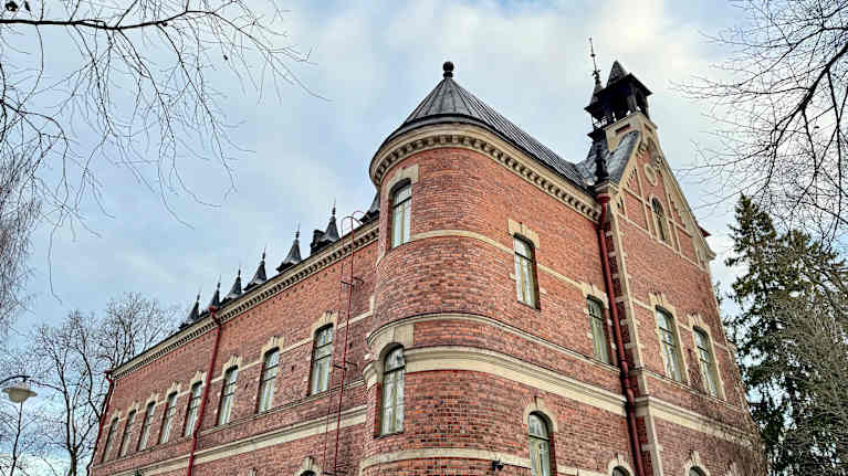 Tampereen kaupunki myy suojellun Idmanin huvilan – rakennuttaja oli ...