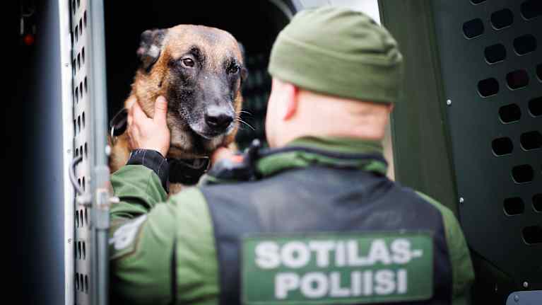 Monen poliisin hengen pelastanut Hero ja neljä muuta sankaria – tässä ...