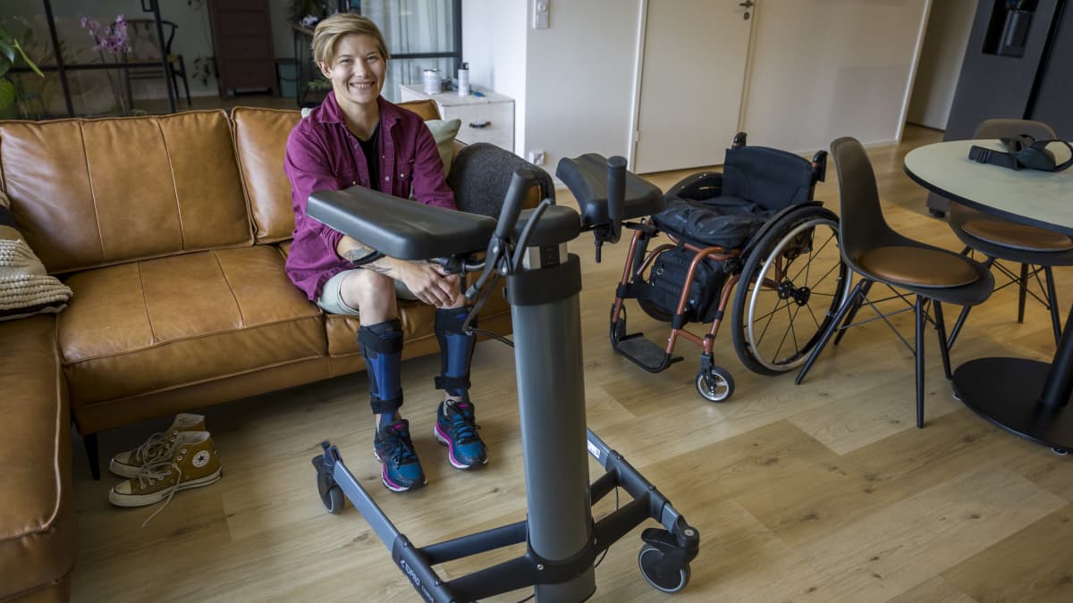 Heidi Foxellille vakuuteltiin yli 10 vuotta, ettei pyörätuoli estä ...