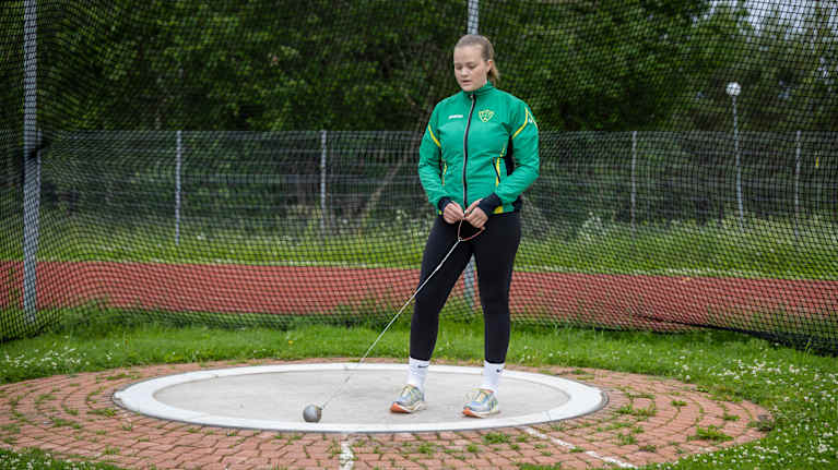 Sjundeå IF:s kastare Signe Skog: ”Jag gillar att träna ensam – slägga ...