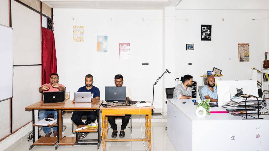 Vale-Trump alkoi yhtäkkiä puhua suomea – intialainen syväväärentäjä ...