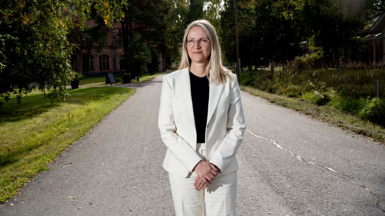 Björnin perheen lapsilta lähti kyläkoulu, ja heidät ohjattiin keskustan ...