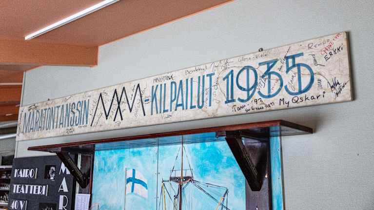 Kotkan teatterihistorian aarre löytyi merimieskapakka Kairon vintiltä ...