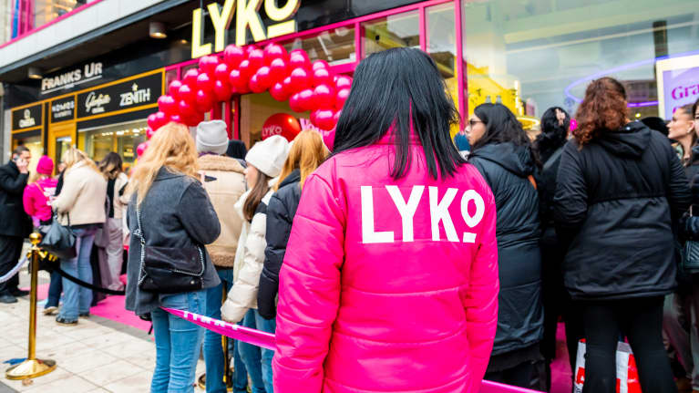 Nu införs åldersgräns på hudvårdsprodukter i Sverige – Finland stampar ...