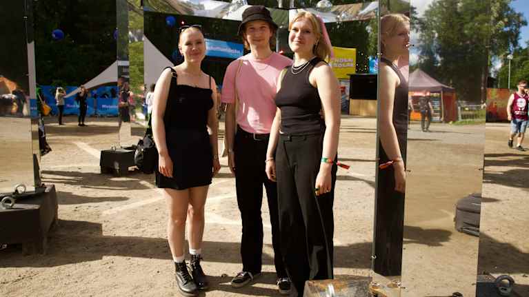 PMMP:n paluukeikka herättää intohimoja – imetettävä lapsikin jäi ...