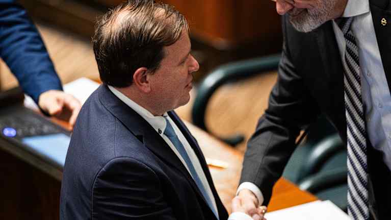 Minister Ville Tavio och hela regeringen fick riksdagens förtroende ...