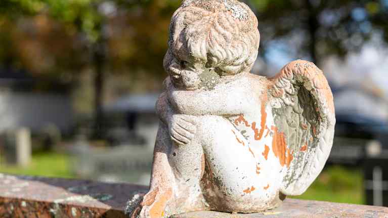 Näin valmistaudut omiin hautajaisiisi – seurakunnat järjestävät ...