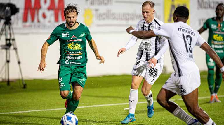 Fotbollsboomen har bara växt i Ekenäs i höst – sportchefen Peter ...