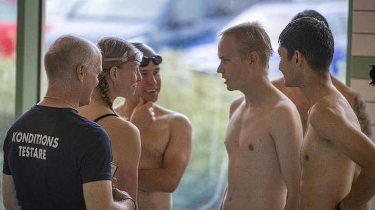 40-åringar utmanar beväringar vid Nylands brigad – vem är i bättre form ...