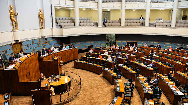 Eduskunta jakaa yhteensä 50 miljoonan euron joulurahat – lisärahaa ...