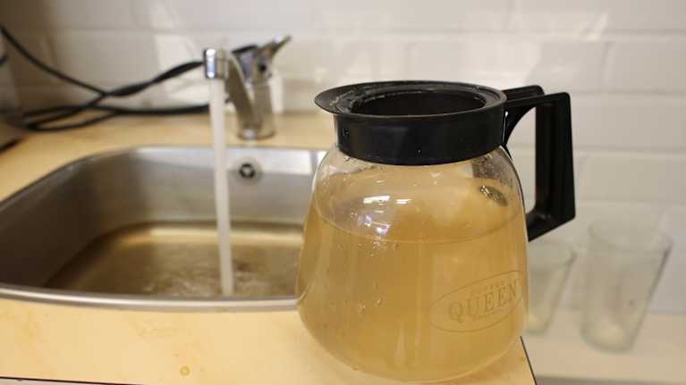 Jämsässä vesi paikoin jopa mustaa – putkirikon vauriokohta paikannettu ...