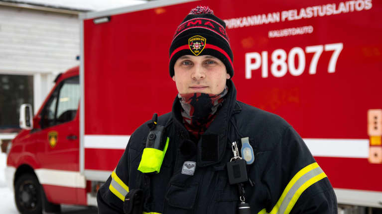 Jäljet sulaan käynnistivät ison pelastusoperaation – ”Kelkkailija ei ...