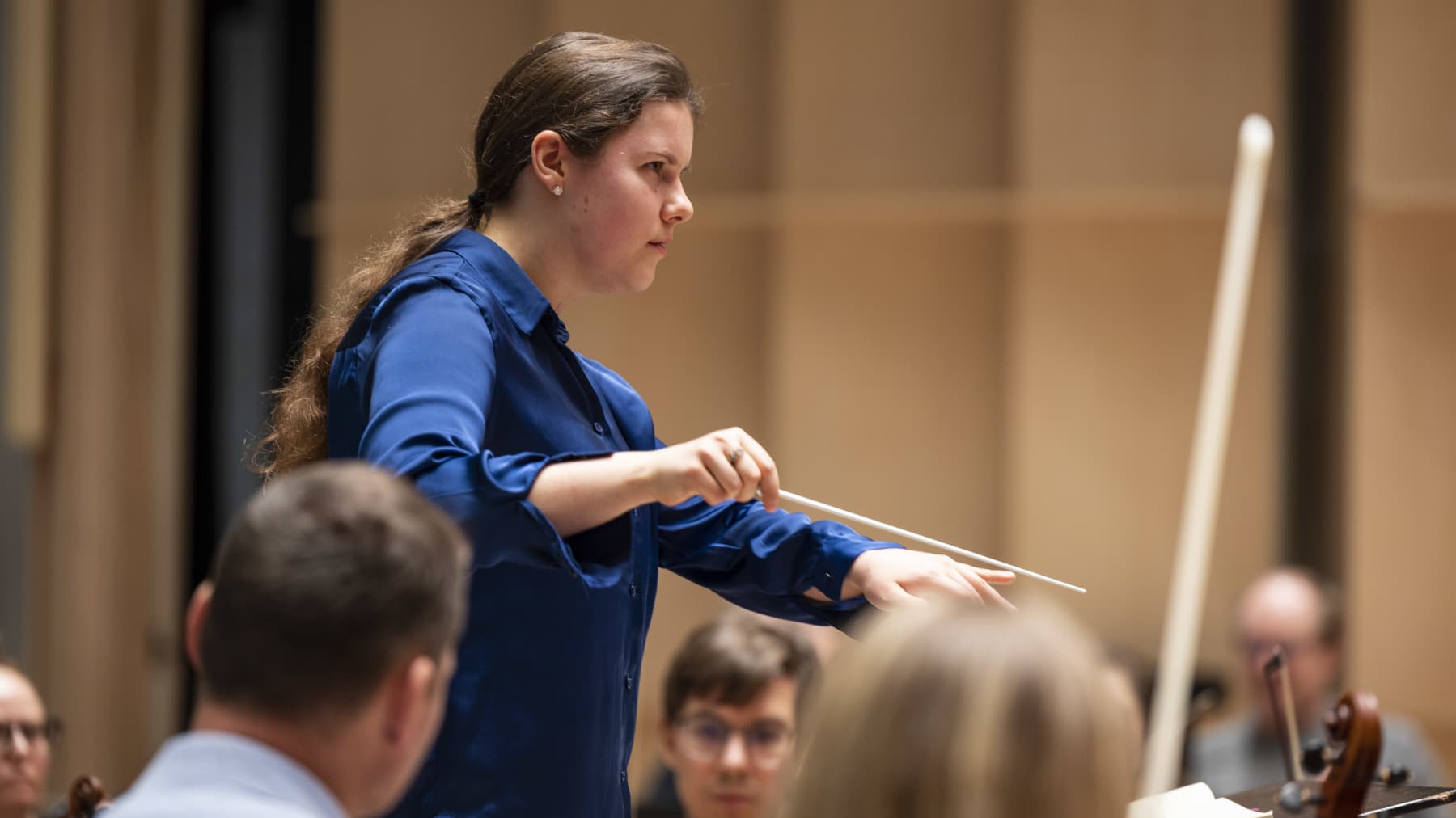 Nämä eleet paljastavat Suomessa koulutetun kapellimestarin, virolainen ...