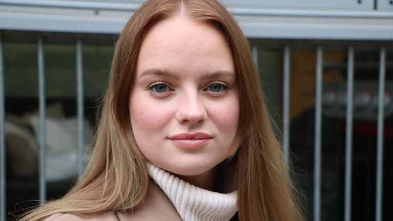 Lotta Alho vill utmana fördomarna: ”Varför hatas finlandssvenskar och ...