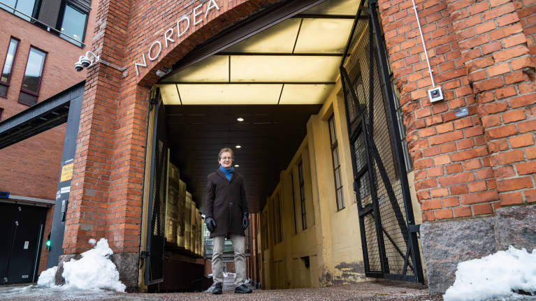 Pankkikonkari Ari Kaperi jäi ihmeissään eläkkeelle: Talouden lait ...