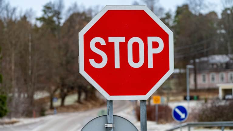Stop-merkin takaa ajanut aiheutti kolarin Porissa | Satakunta | Yle