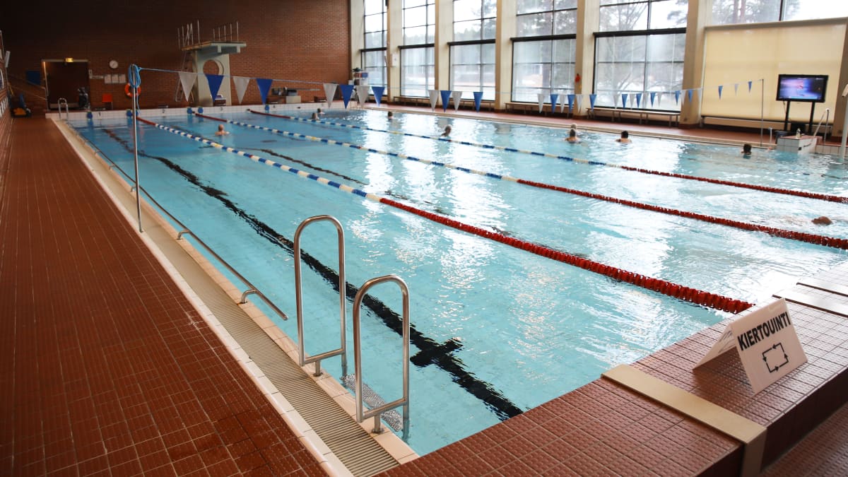 Kuusankosken uimahallille on pakko tehdä jotain – esillä vaihtoehdot välttämättömistä ...
