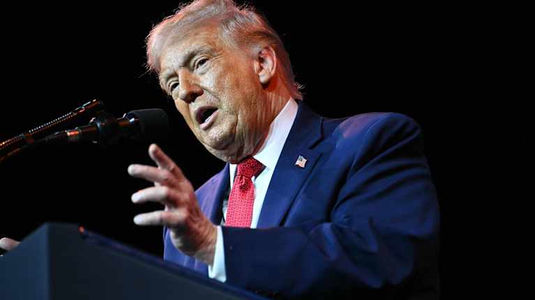 Trump: Kaikille Iranin kauppakumppaneille 25 prosentin tullit | Uutisia ...