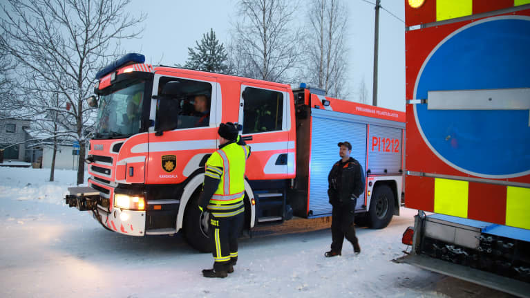 Linja-auto ojaan Kangasalla, kyydissä 19 lasta ja 2 aikuista ...
