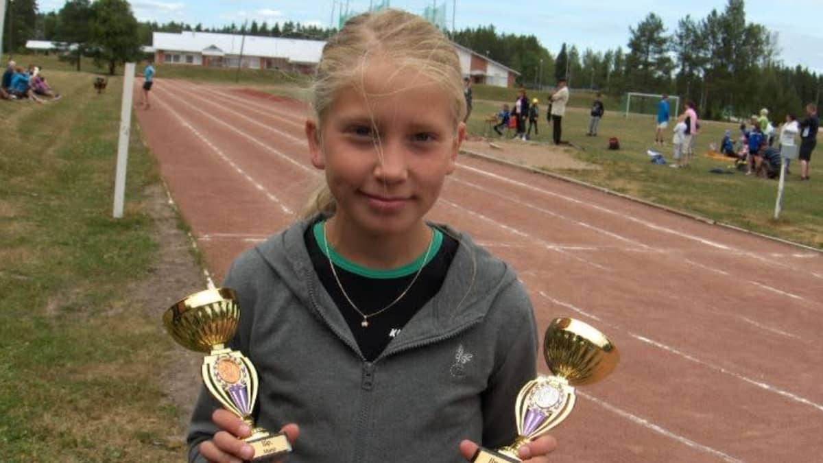 Viisivuotias Sara-Elise Ruokonen puhkesi kyyneliin, kun hän tajusi ...