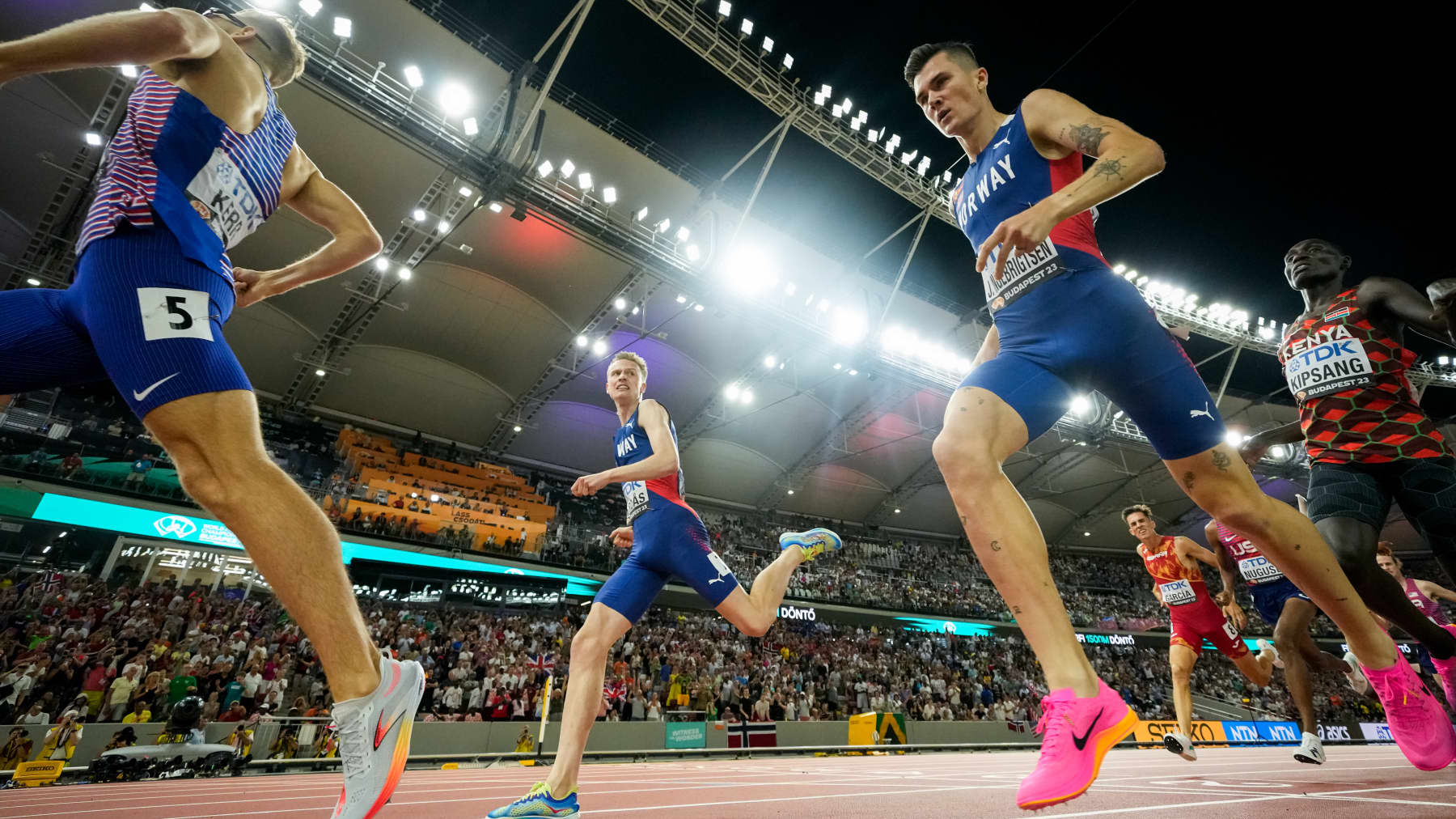 Miten kaksi vuotta kestänyt välirikko päätyi väkivaltasyytöksiin ...