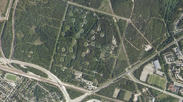 Puolustusvoimien entinen varikko muuntuu metsäiseksi virkistysalueeksi ...