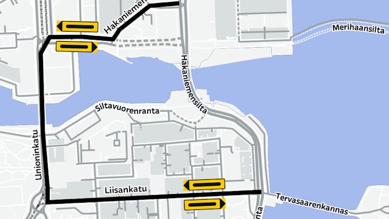 Kaatunut nosturi aiheutti rajun liikennesuman Helsingin keskustassa ...
