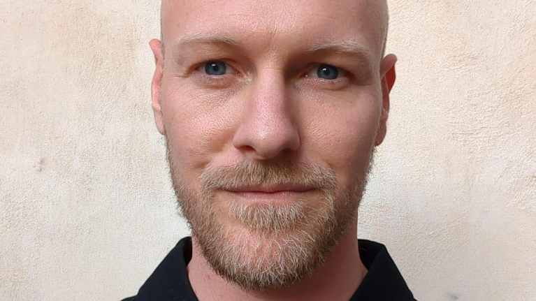 Matthew Kern pyörittää kahvilaa Helsingissä, mutta silti häntä saattaa ...