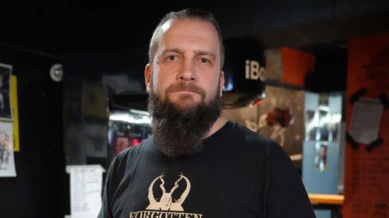 Tällainen on Tallinnan ainoa metallibaari, jossa viihtyvät myös ...