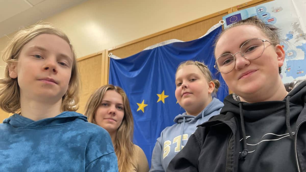 Pikkukaupunki Orivesi lähettää yli sata oppilasta ja opettajaa ...