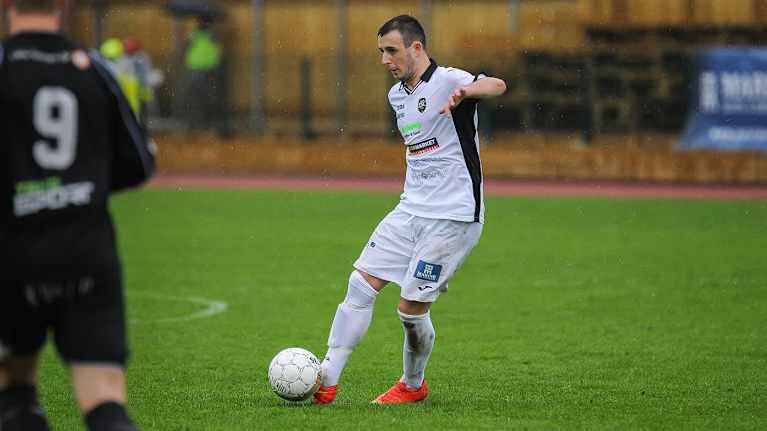 Tidigare ligaspelaren Valdrin Rashica spelar fotboll för EIF ...