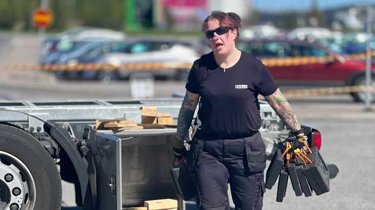 Rekkakuski Tiia Rajala rakastaa ruumiillista työtä ja naiseuttaan: ”En ...