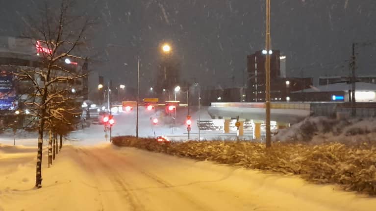 Viinikankadun risteysurakka liikkeelle, työn ajaksi kiertoliittymä sekä ...