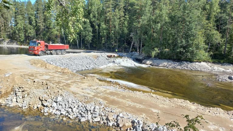 Toinen pato sai lähdöt äärimmäisen uhanalaiselle lohelle elintärkeällä ...