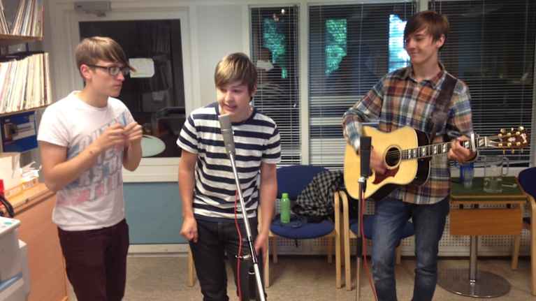 ”Vi vill bara göra ännu mer” – KAJ vann Rockbjörnar för Årets genombrott och Årets grupp ...