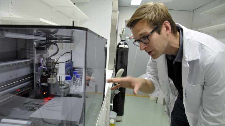 Skräddarsy medicin med 3D-printer | X3M | Svenska Yle